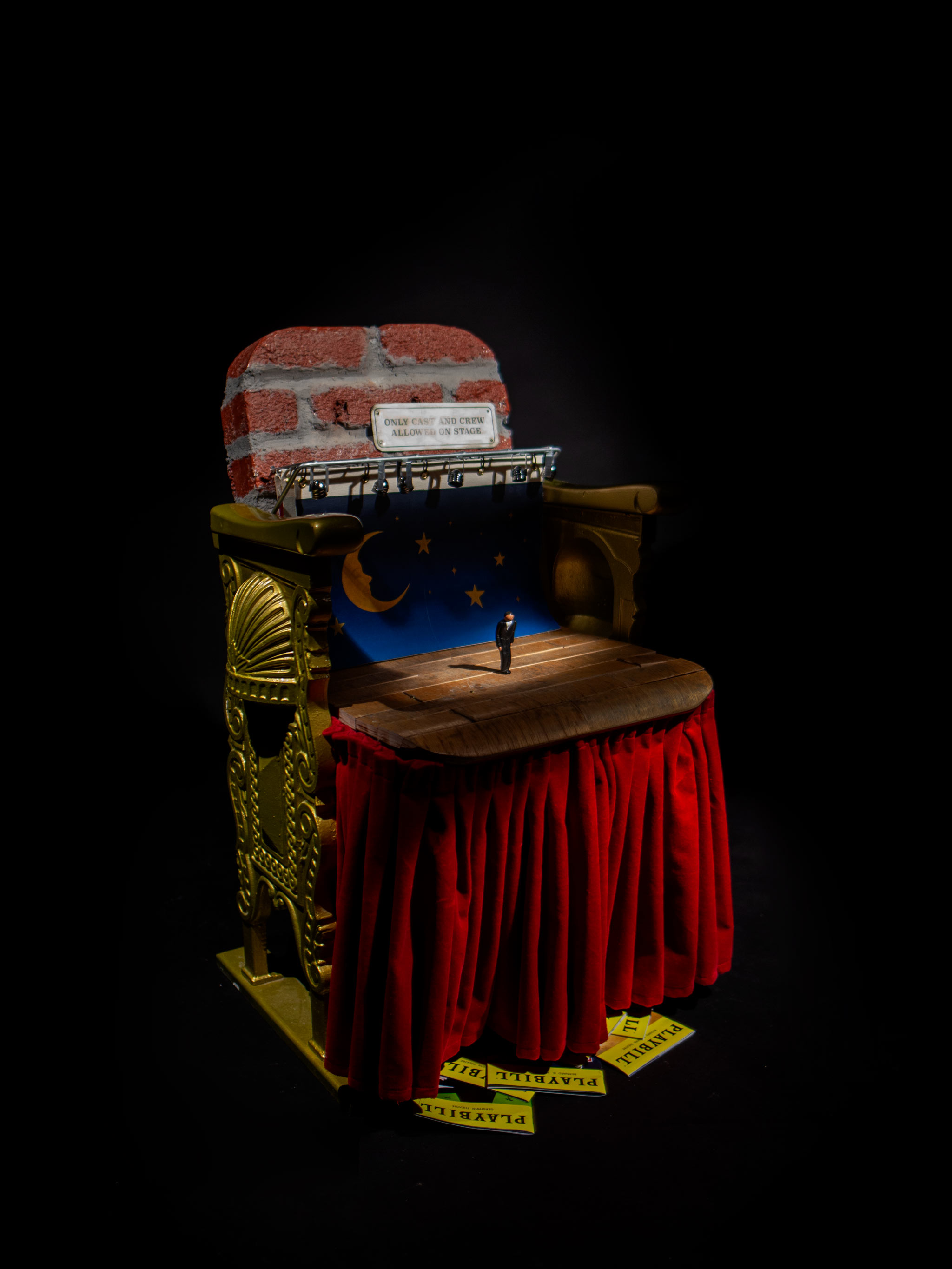 Broadway Stage Chair by Gabriela Kresentia Ong – SVA Design