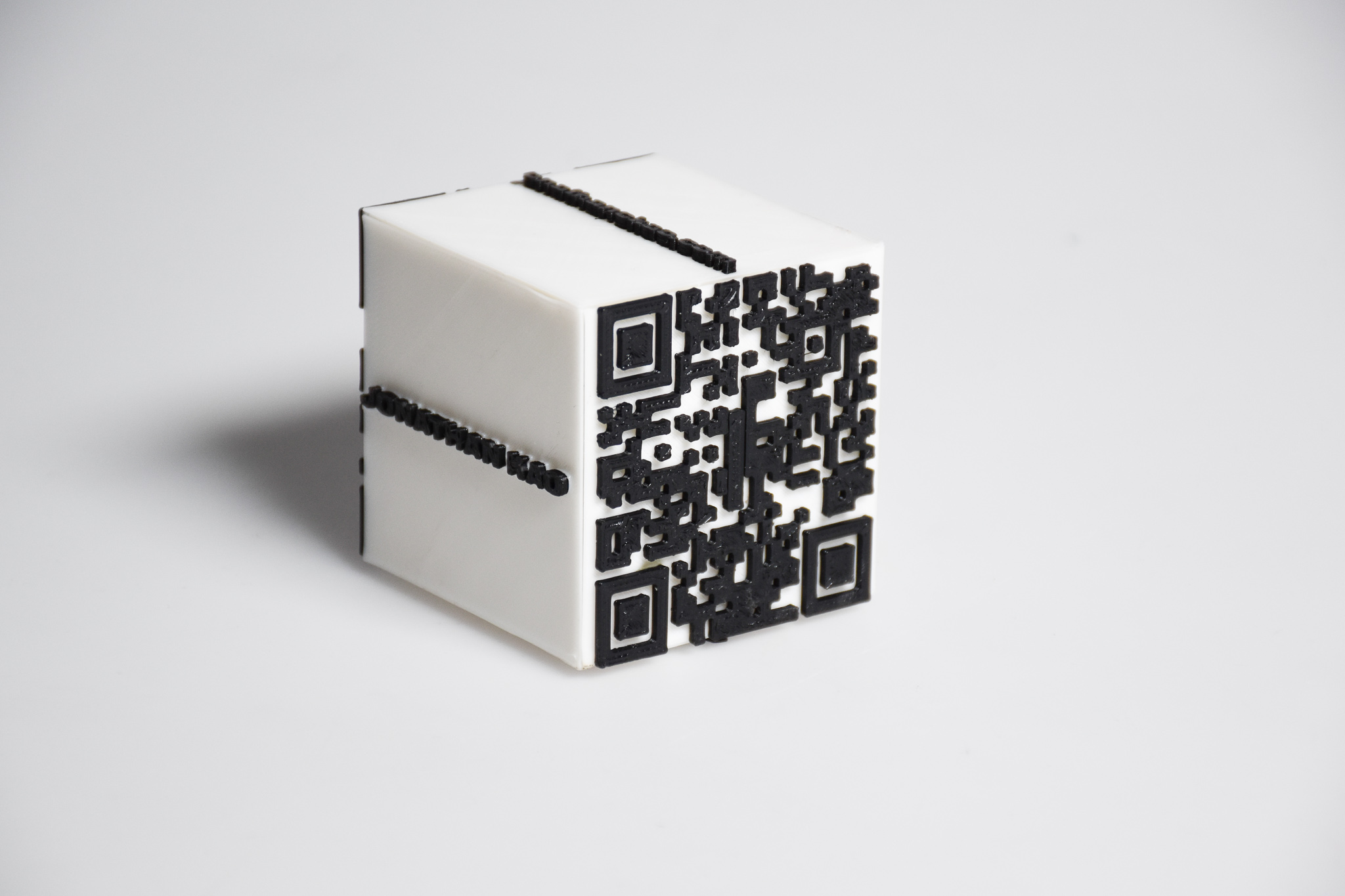 Portfolio Cube : Another by Chung Sheng Kao – SVA Design