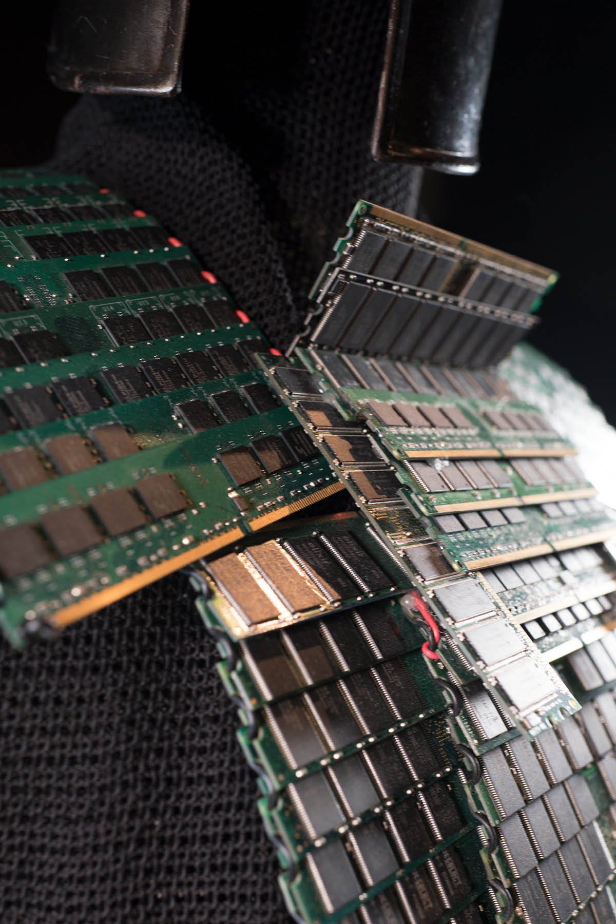 COMPUTER ARMOR by James Tsang – SVA Design